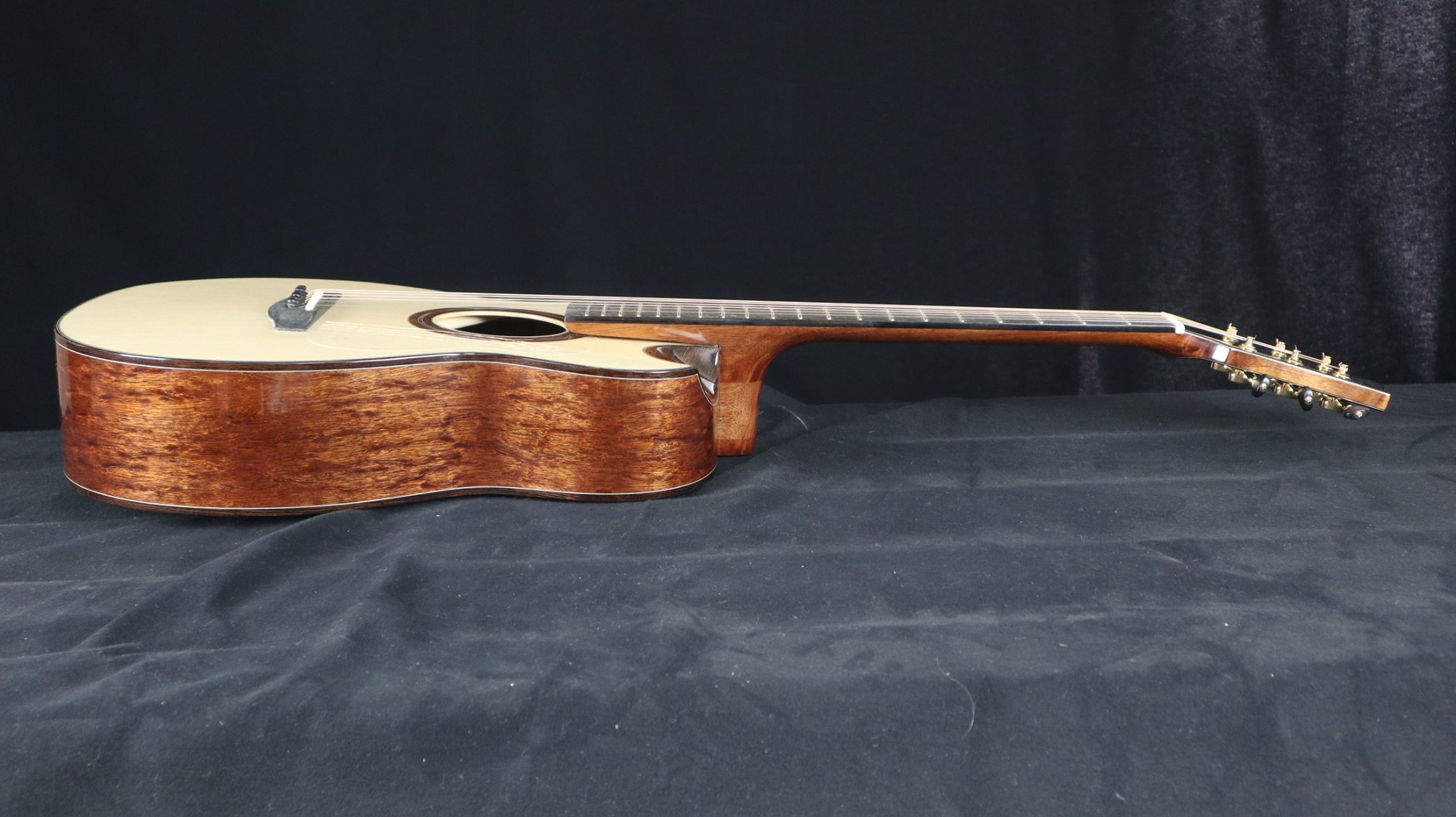 FE Tellier Guitars - Luthiers