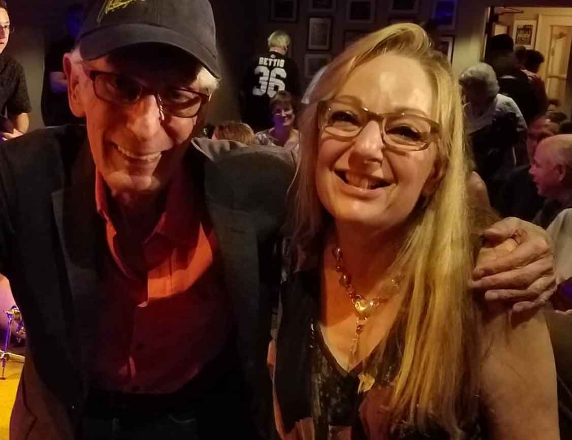 The Guitar Specialist - Doug Proper & Sharon Proper - Luthiers