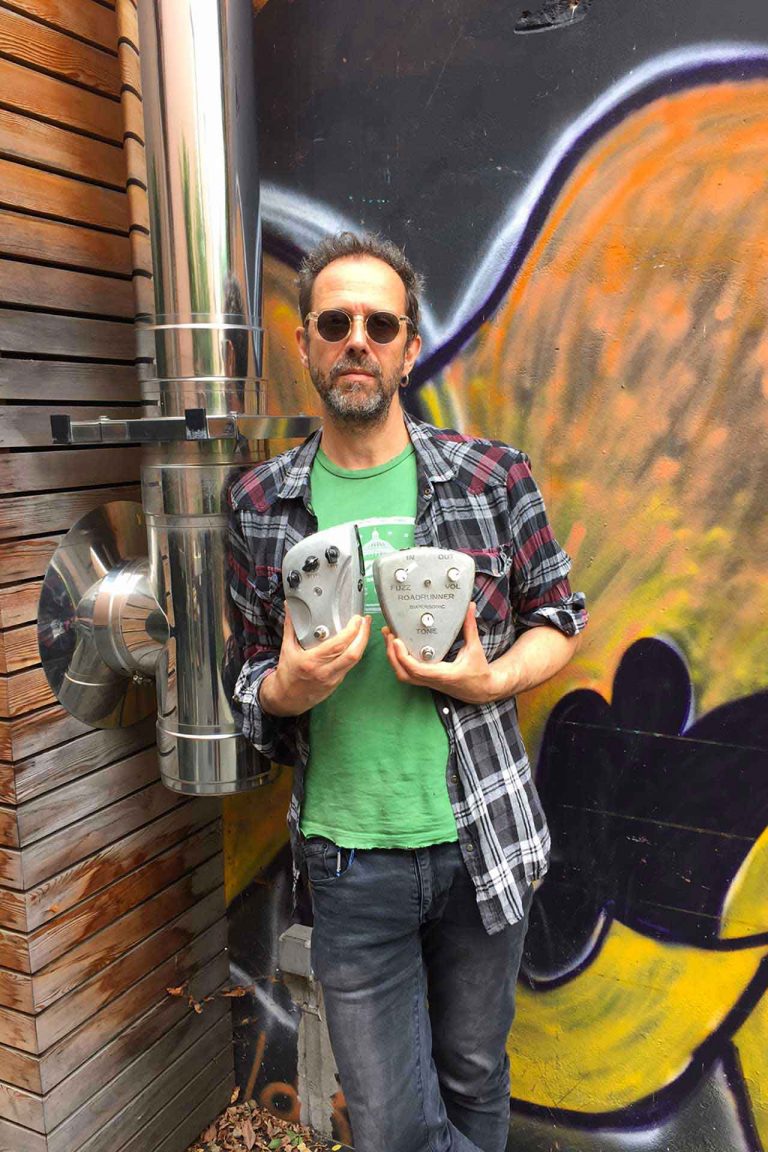 Roadrunner Guitars Interview 1 Supersonic Fuzz (en français) - Luthiers