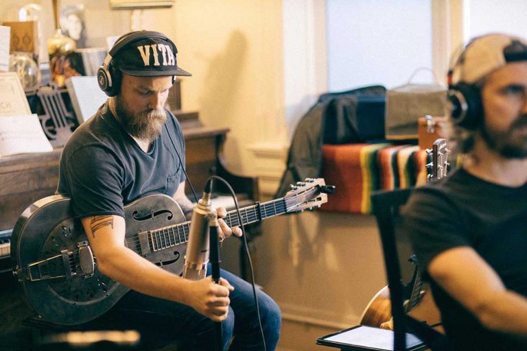 Joey Landreth - Interview Artists and Luthiers - Luthiers