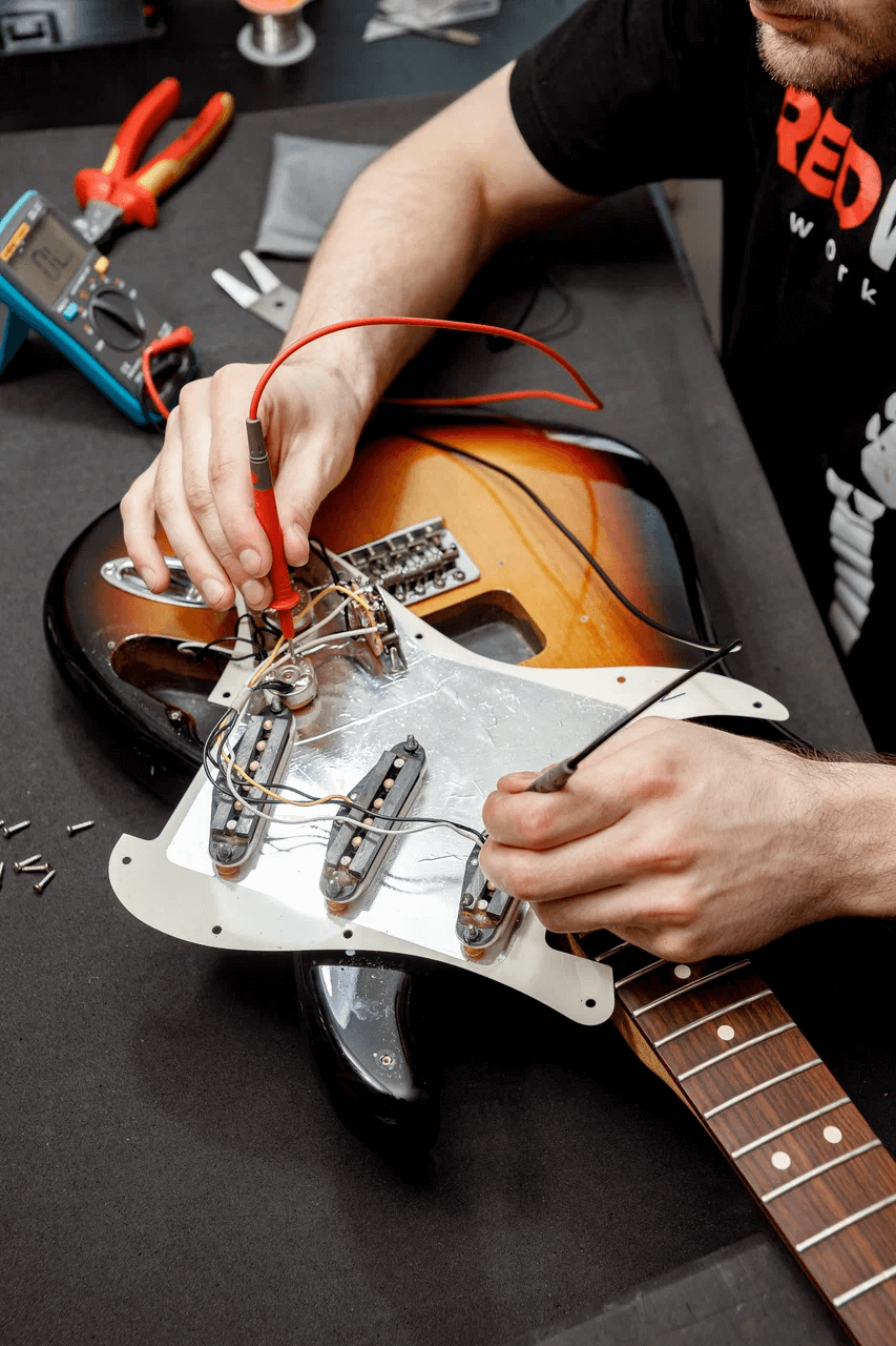 Red Wave Custom - Luthiers